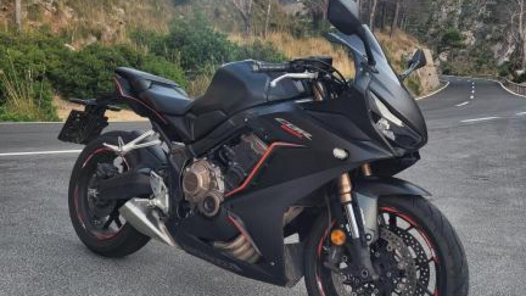 Alquiler de Moto Honda CBR 650 R Sport MADRID Barato | Momoven